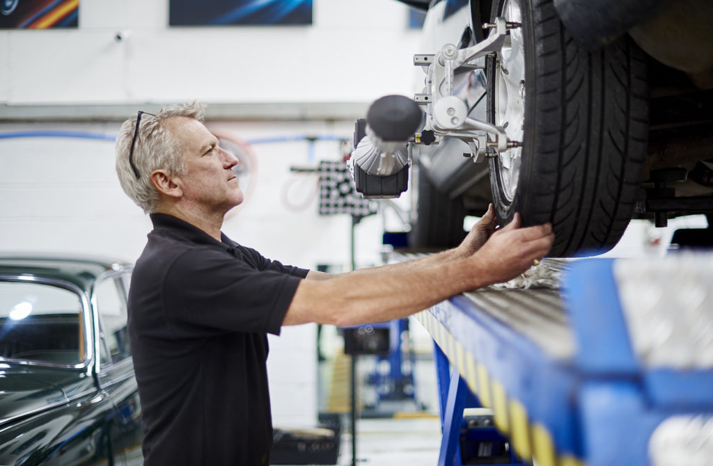 Affordable Jaguar & Land Rover Service Costs | Barny Jones Ltd.