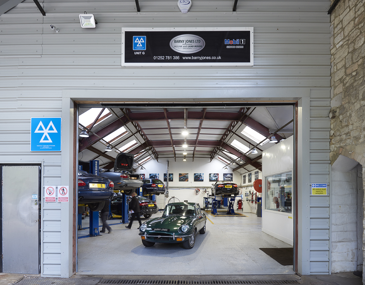 Fully-equipped Jaguar & Land Rover Workshop | Barny Jones Ltd.